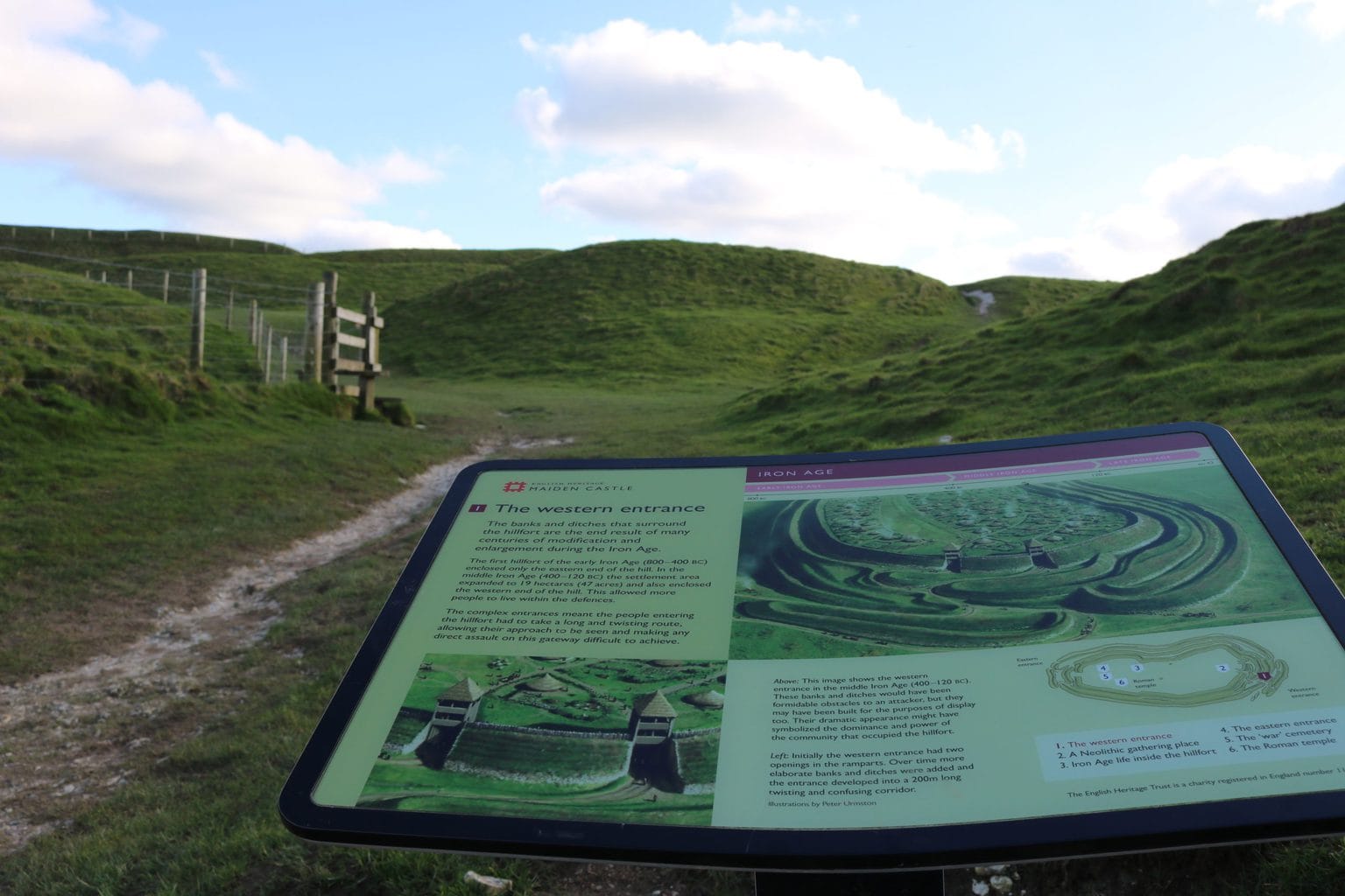 Maiden Castle Walk - 5 Mile Circular from Poundbury